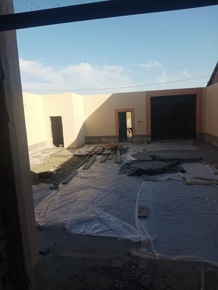 Madaniyat markazida  uy sotiladi 3.5 sotix.