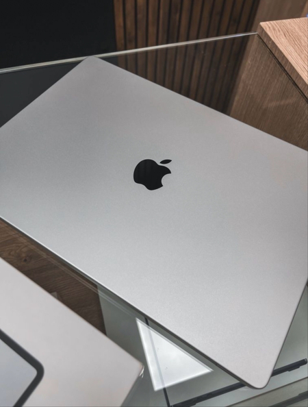 MacBook Pro M1 Pro 16dyum 32/2TB LLA America