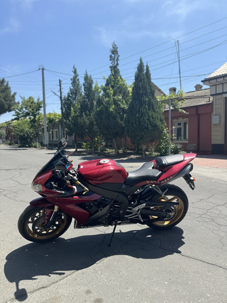 Продается Yamaha R1