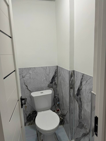 Dom sotladi uchtepa 22.kvartal 4 xona
