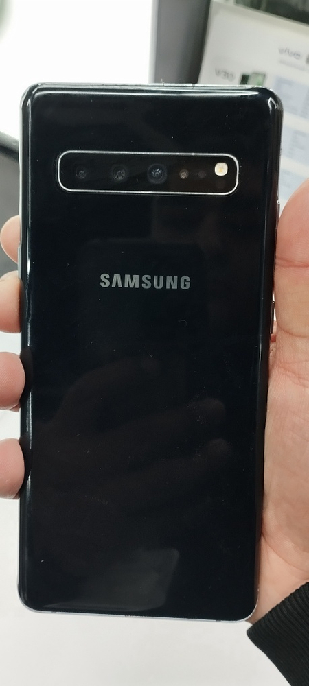 Samsung s10 sotiladi