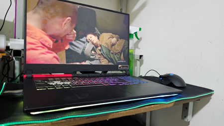 Asus rog strix G713IE