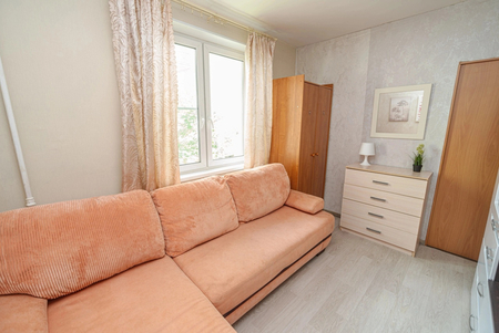 ~Уютная 1 комнатная квартира, 2х6 балкон, 42м², с ремонтом и обстан~