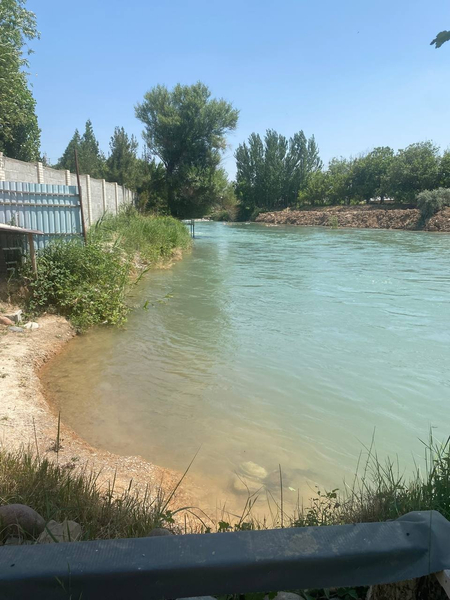 Дача в Кибрай на берегу реки Зах
