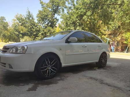 Lacetti Chevrolet sotiladi. 2010 1.8 avtamat.