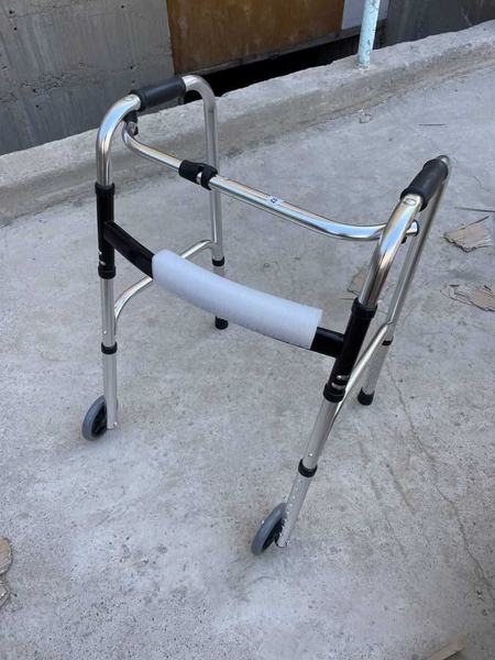 Ходунок чёрный Китай