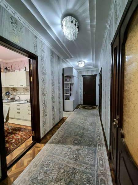 4-х ком на 2 эт 136 м2 в центре г. НУКУС  СО ВСЕМИ УСЛОВИЯМ