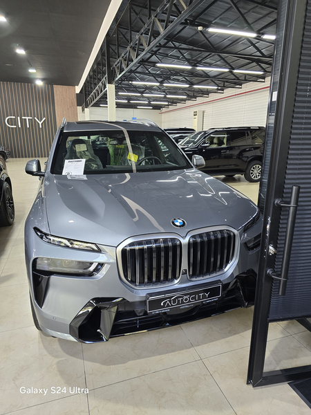 Bmw X 7 full мокрый асфальт
