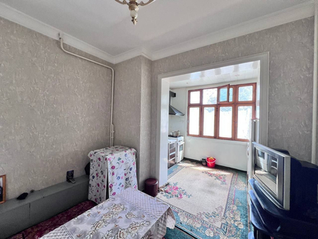 Продам 3 комнатная на Юнусабаде 17