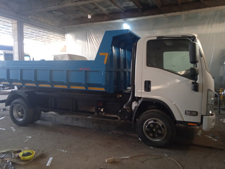 Isuzu samosval 2018 yil