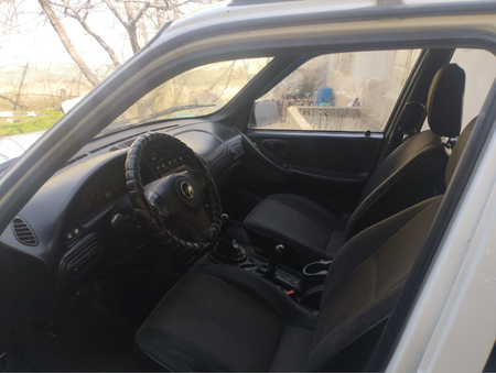 Chevrolet Niva       .