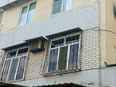 Срочна 3 хонали квартира сотилади