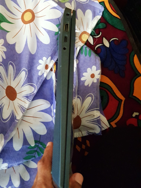 Lenovo noutbuk sotiladi pachti yangi abmen bor telefon, skuterlarga
