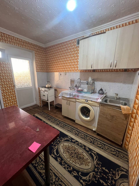 Продам квартиру 1/5/5 на массиве Ялангач ,Чимган магазин ориентир