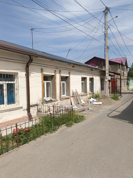 Продаётся квартира 2 комнаты в общем дворе.