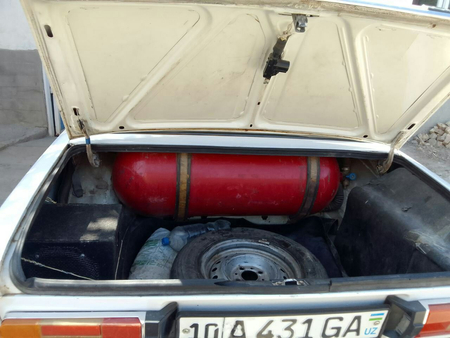 Vaz 2106 sotiladi