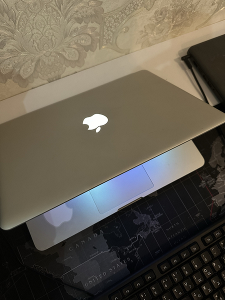 Продаю MacBook