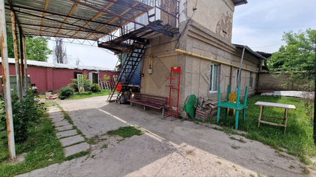Продается дом или можно как земельный участок под строительство