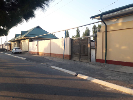 Yol boyidagi yer maydoni sotiladi