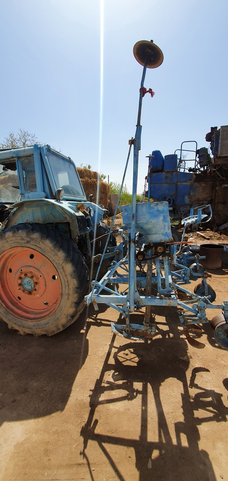 TRAKTOR MTZ 80 sotladi