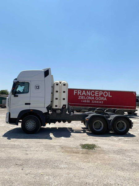 Седельный тягач Howo-A7 6x4 CNG (рессорная подвеска) 2022 B/U