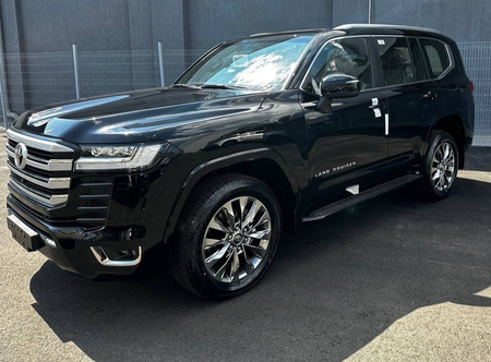 Toyota Land Cruiser 300 full options 2024 год