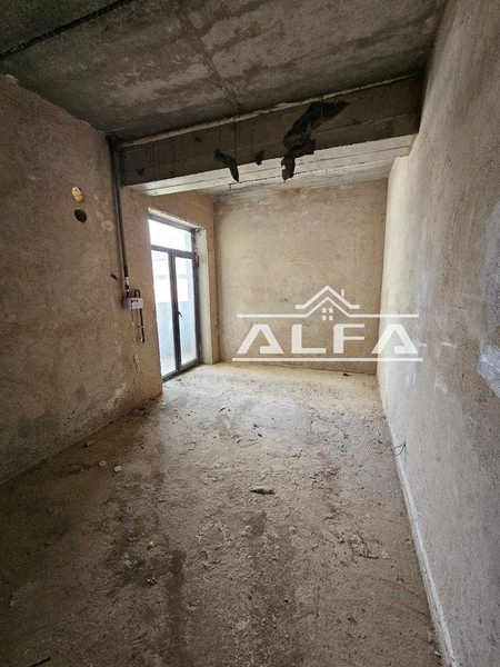 1 xonali 68m² 2-35900qavat sotiladi.