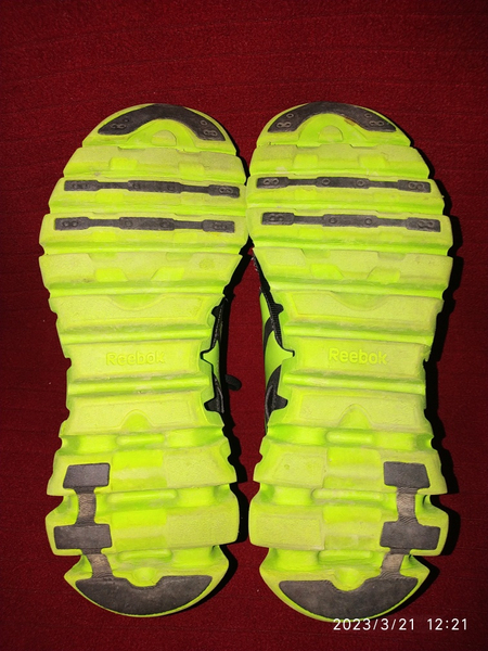 Продаются кросовки Reebok ZIG TECH