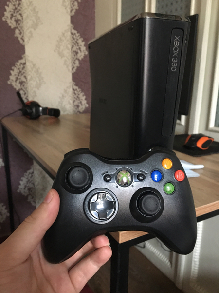 Xbox 360 slim 250gb freeboot