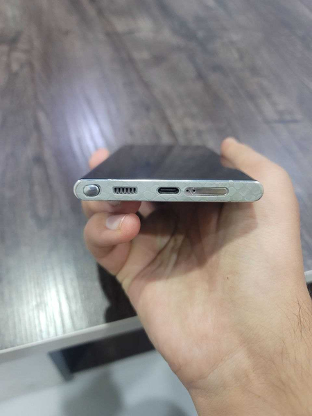 Samsung s22 Ultra rangi oq