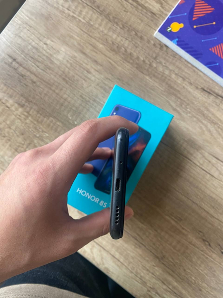 Honor 8s kar dok
