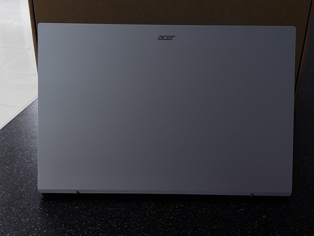Acer ноутбук сотилади Холати зор 8.5 кун ишлаган