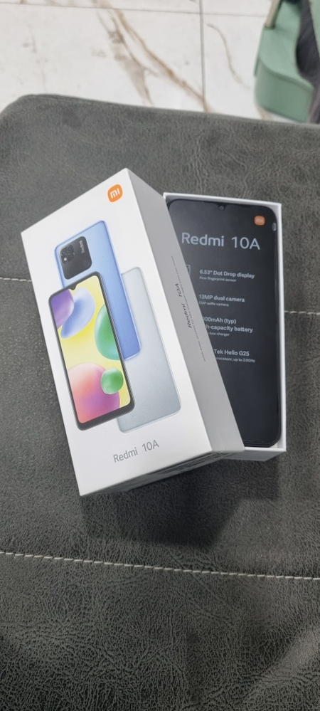 Redmi 10A  4gb оперативка 128 gb память новая коробка додументы есть !