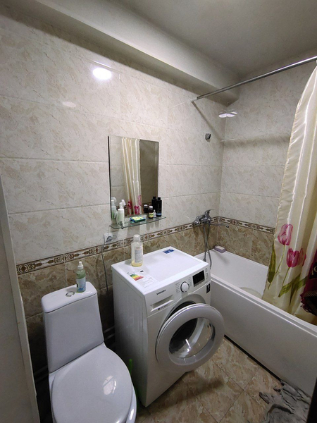 Срочно продаю квартиру , Юнусабад 2 , Универсам