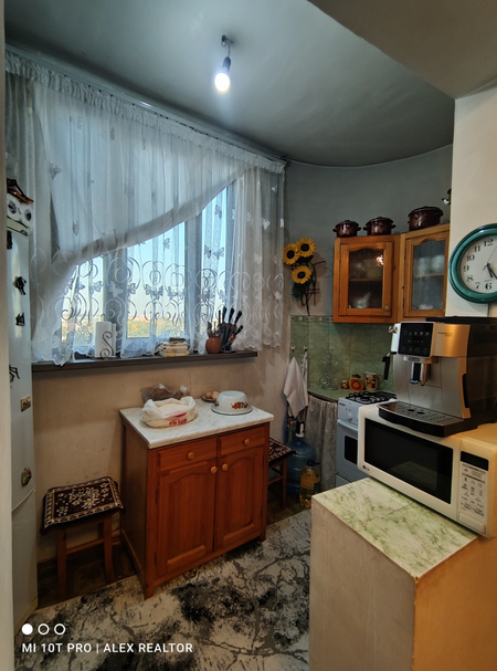 Продам 2в3 ком Сергели 8 Хокимият 65м² среднее состояние