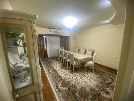 (К121738) Продается 3-х комнатная квартира в Мирабадском районе.