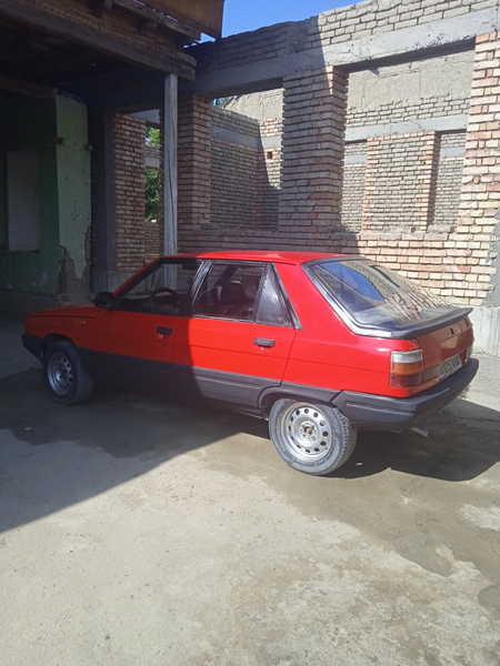 Мошина  РЕНО сотилади 2400$