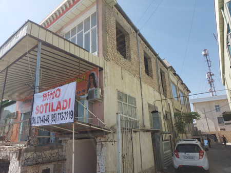 Bino sotiladi oshxonasi bilan