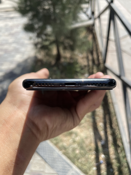 Iphone X сотилади
