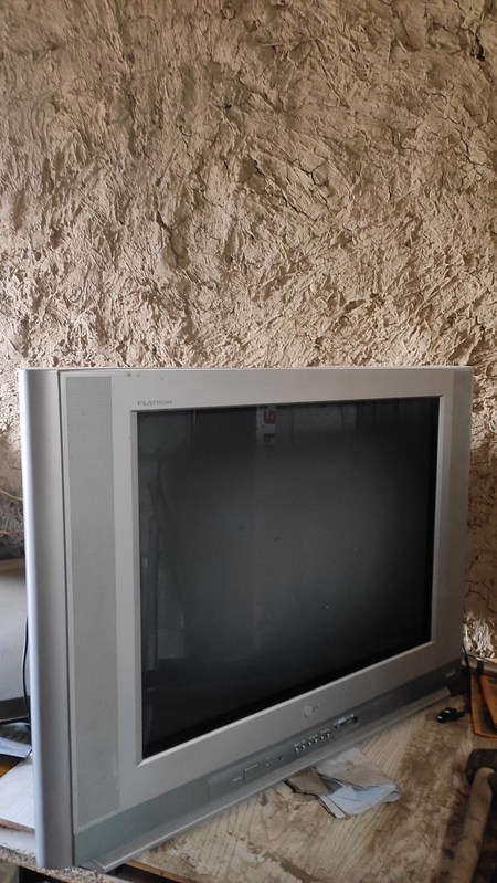 Televizor lj flatron