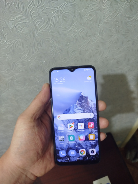 Срочно продам телефон Redmi 9