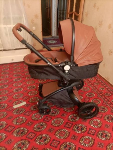 Детская коляска в идеальном состоянии