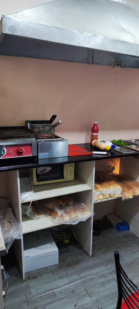 Tayor ishlab turgan biznes sotiladi