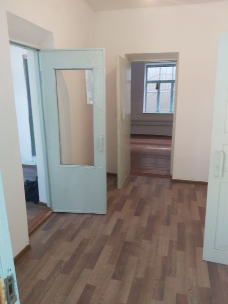 Продается дом площадью 9,7 соток в пос. Абай Бостанлыкский район