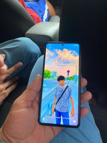 Samsung A51 ideal