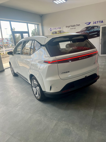 Hycan Z 03 full poziciya