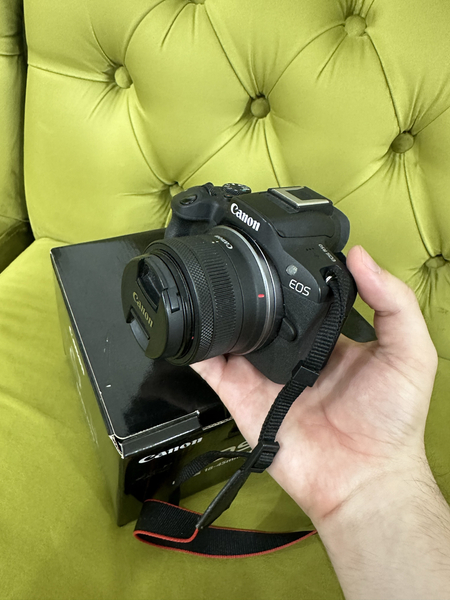 Kamera sotiladi Canon r50