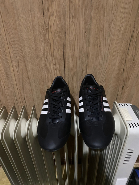 Продам кроссовки adidas 42 размер