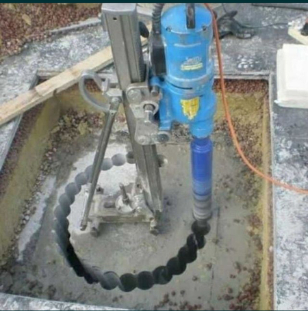 Almaznida  beton kesish  teshish va buzish  xizmati.