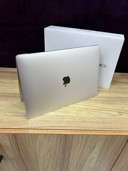 Macbook Air M1 2020 8/256gb+magic mouse 2